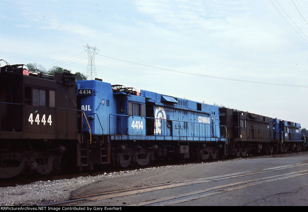 CR E44 #4414 - Conrail